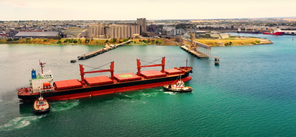 How trains give grain a rails run at harvest - Grains | GrainCorp